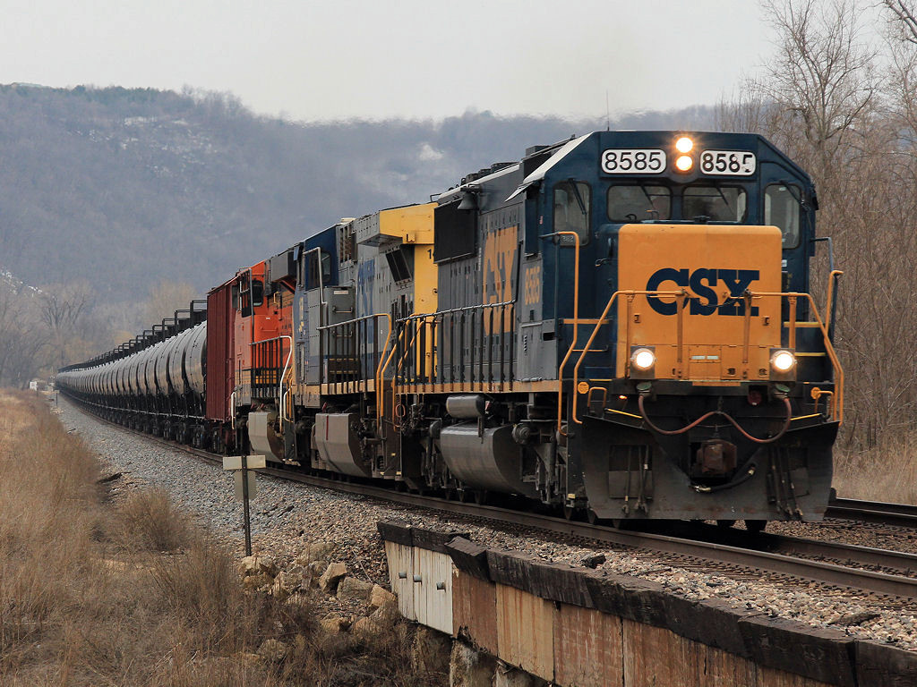 CSX 8585